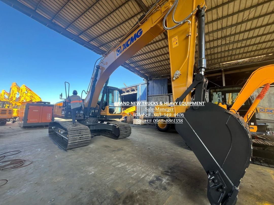 Brand New Excavator XCMG XE215C isuzu engine 1cbm with breaker line ...