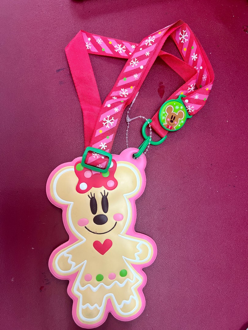 Disney Minnie-chan pass case (Minnie) card holder, Men's Fashion ...