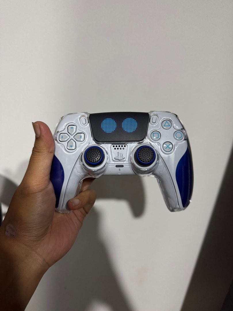 Dualsense 5 astrobot limited edition ds5, Video Gaming, Gaming ...