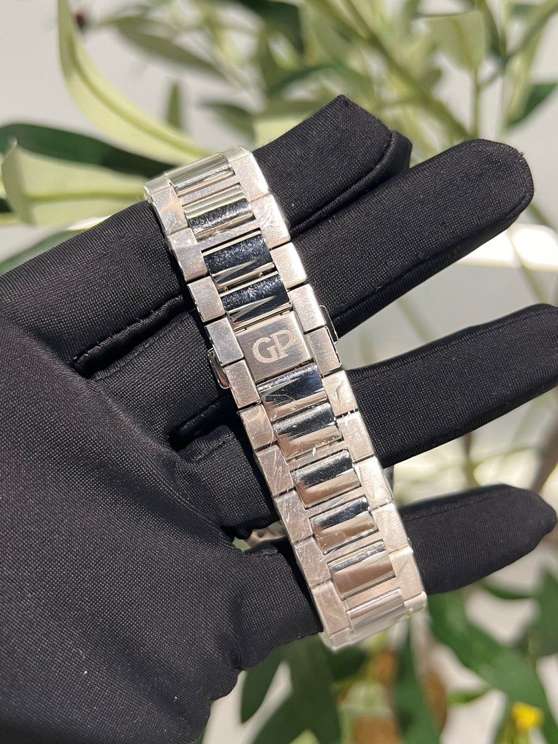 GP Laureato 81010 green 2024 brand new full set, Luxury, Watches on Carousell