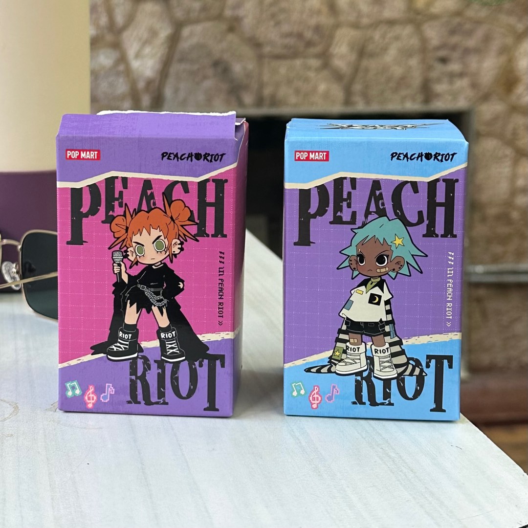 LIL PEACH RIOT LOADING! GIGI AND FRANKIE KEYCHAINS, Hobbies & Toys ...