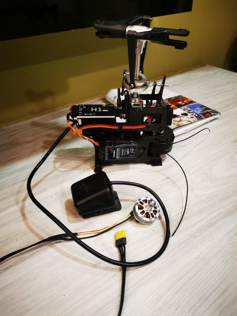 Mechanic Flywing 450 RC Helicopter with Futaba receiver & H1 flybarless ...