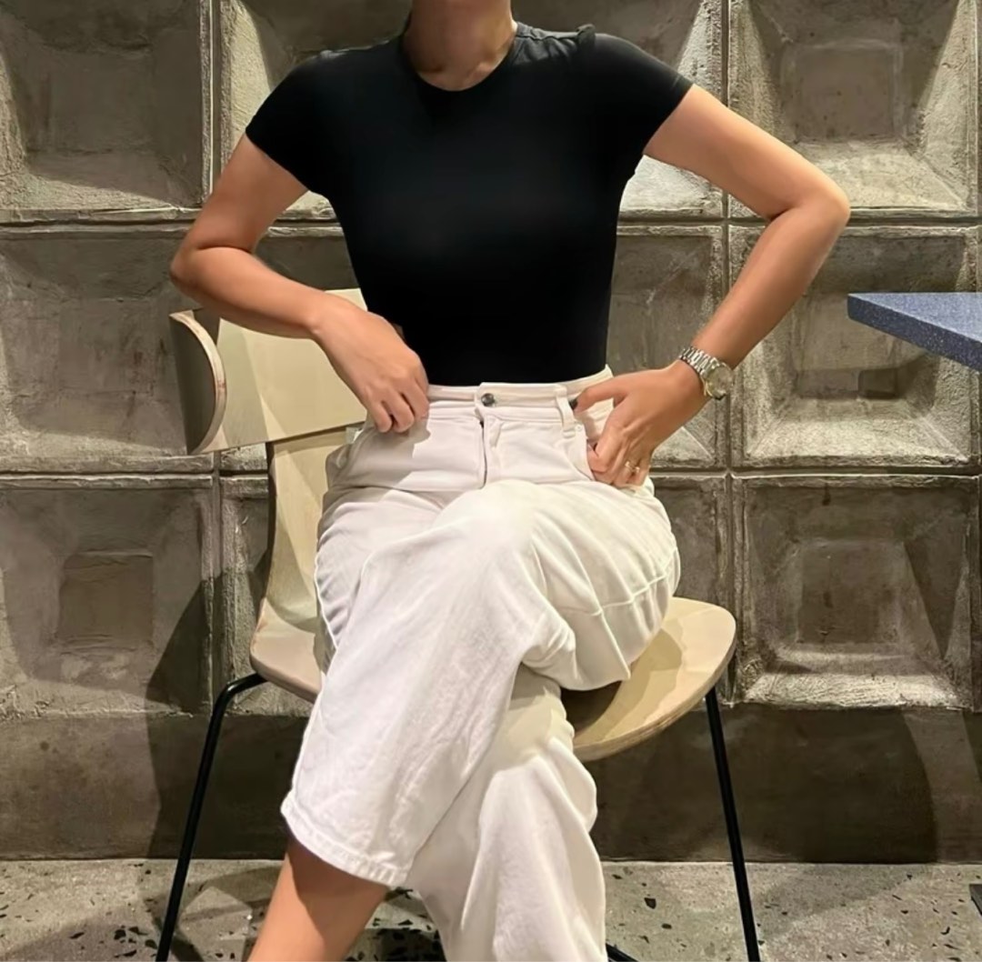 Mera top black, Women's Fashion, Tops, Sleeveless on Carousell