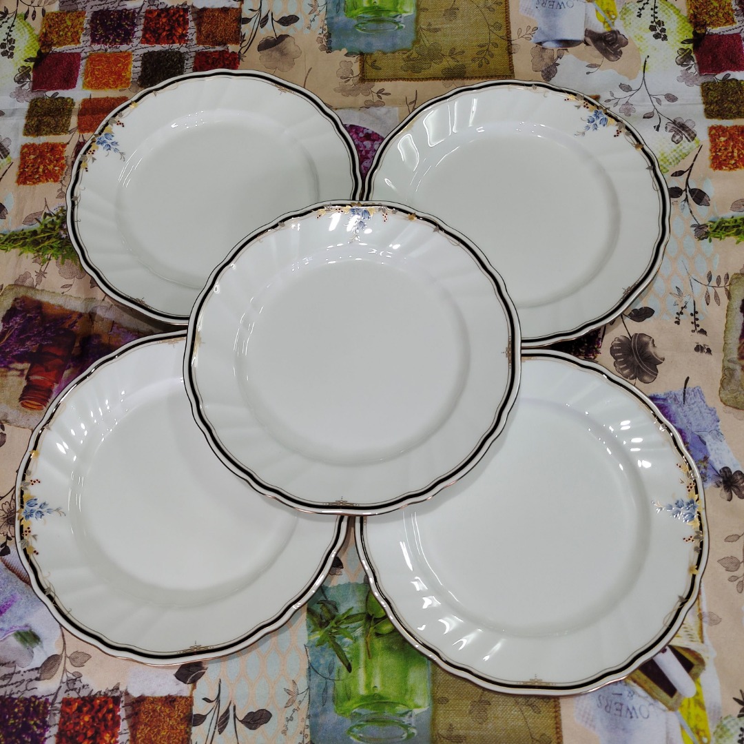 Narumi Dinner Plates with Black and Gold Rim Edges and Flowery Vine Set ...