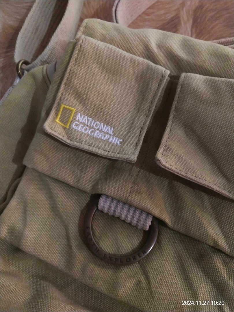 National Geographic Earth Explorer bag, Men's Fashion, Bags, Sling Bags ...