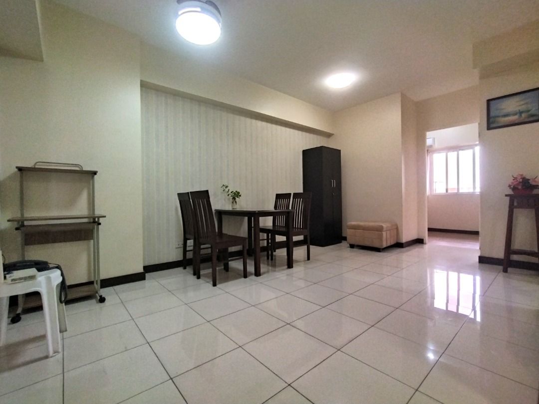 Torre De Manila 56 sqm 2 bedroom furnished w/balcony, Luneta Manila Bay ...