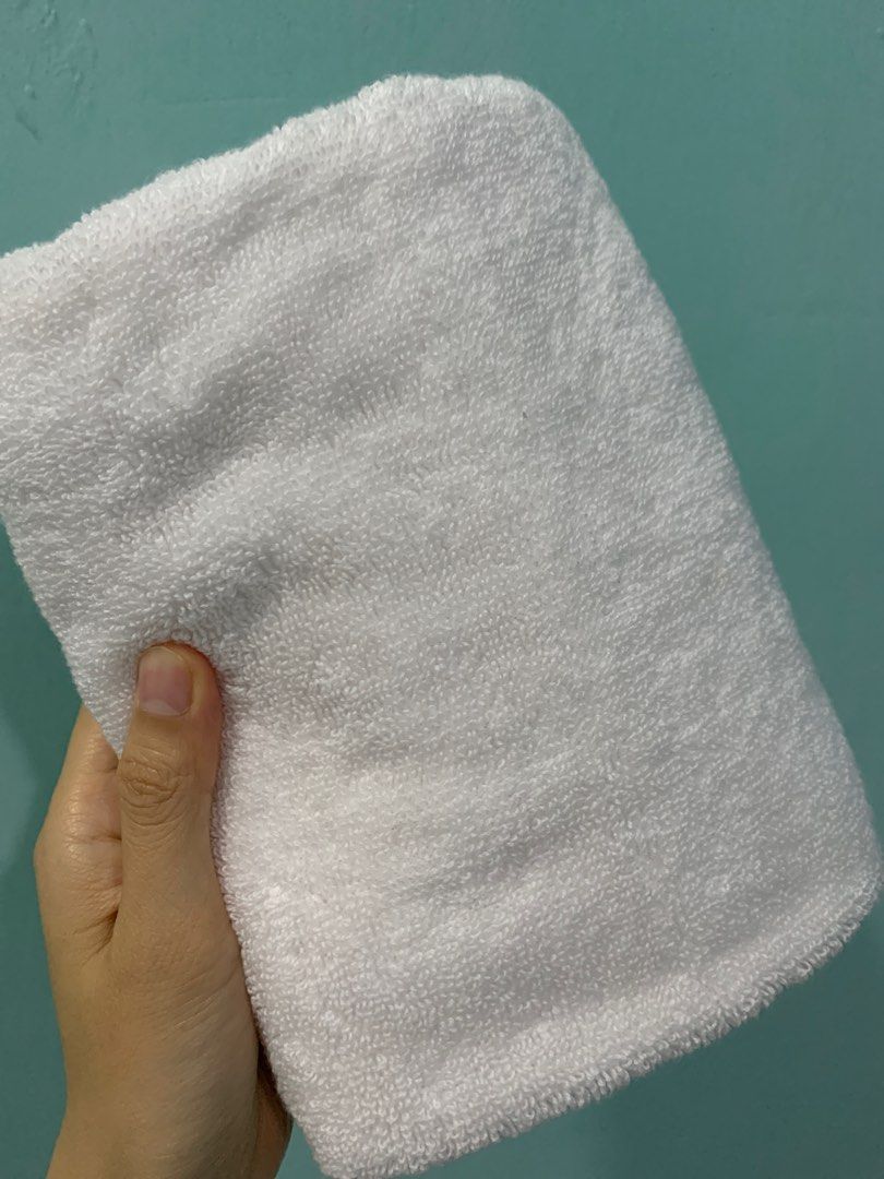 Tuala Tebal Size Kecil, Furniture & Home Living, Bedding & Towels on ...