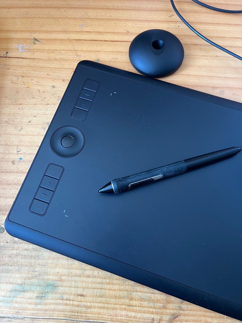 Wacom intuos pro M PTH-660 drawing tablet, 電腦＆科技, 商務用科技產品 - Carousell