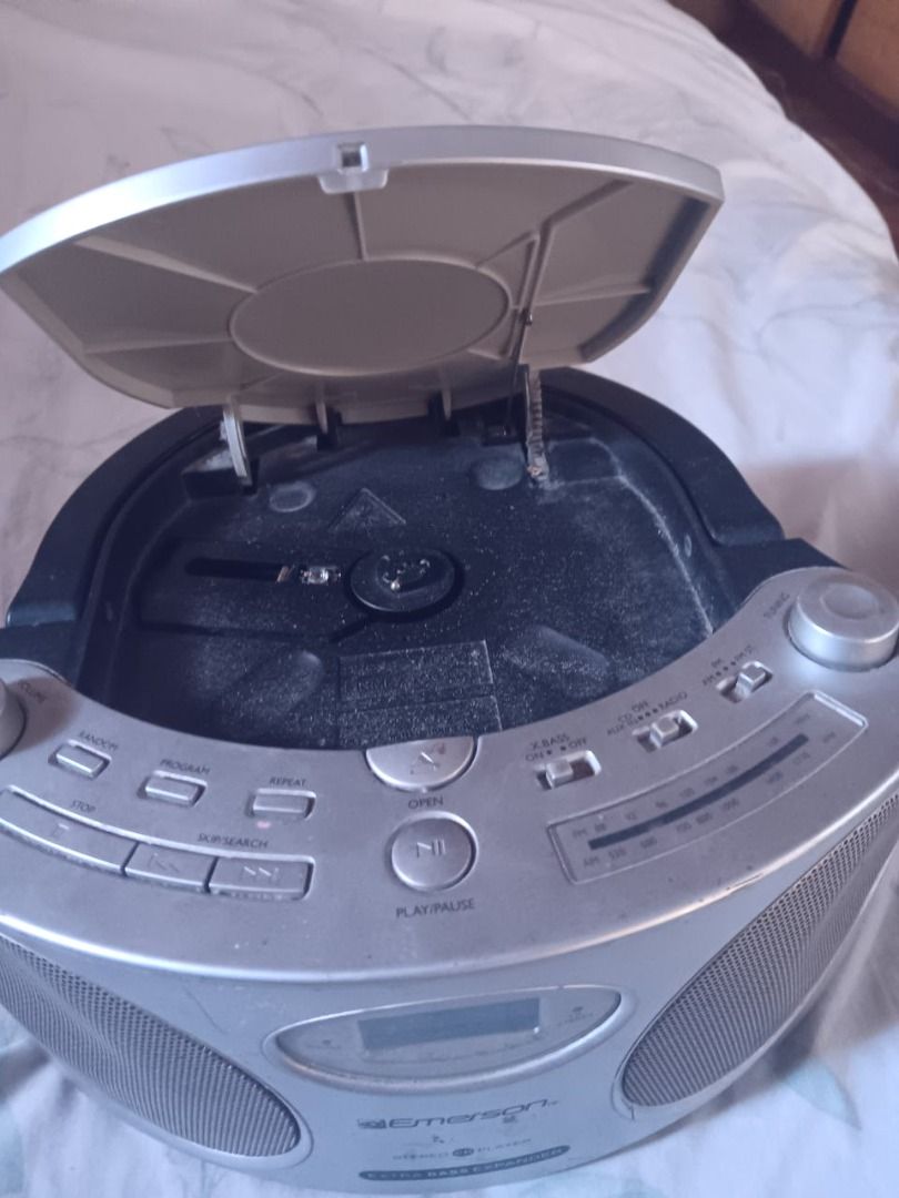 (UNKNOWN CONDITION) Emerson PD6810 CD/Radio Boombox - For Sale (Read ...