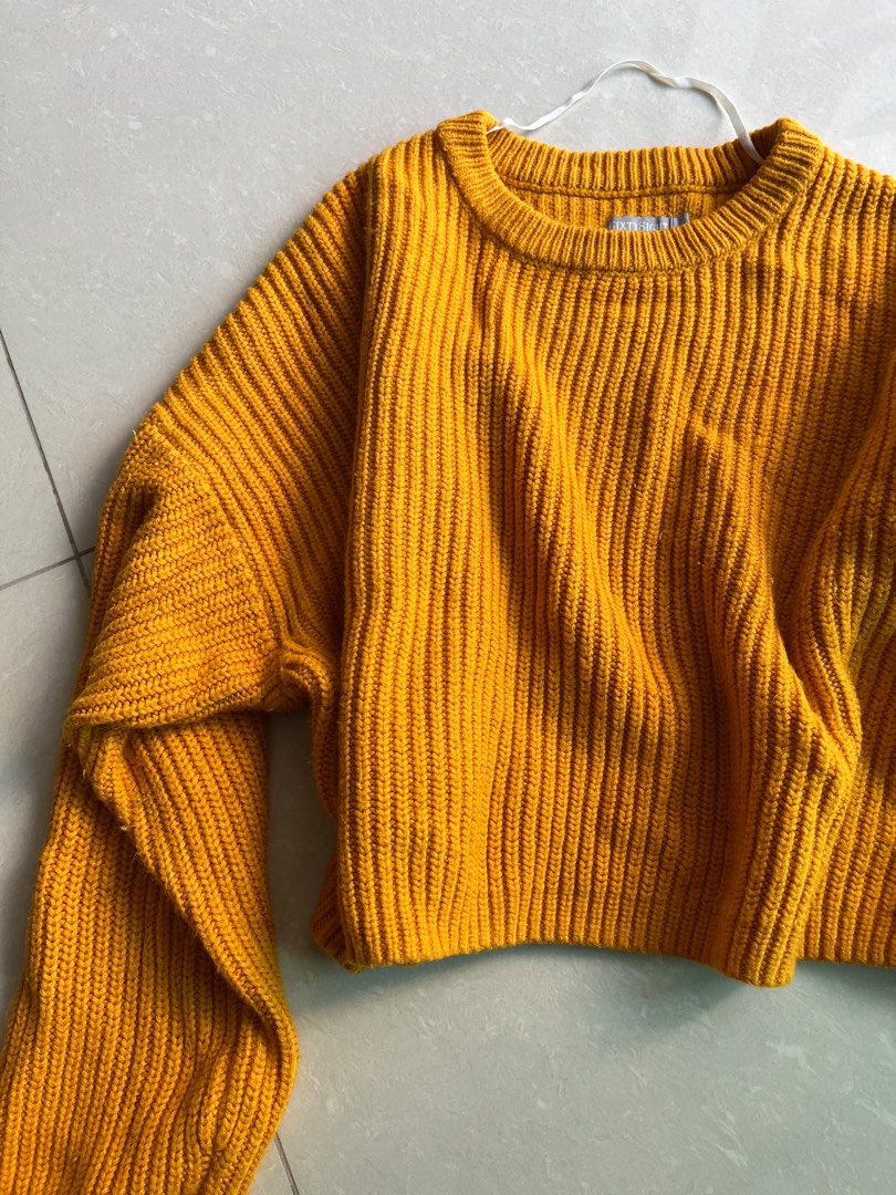 Yellow cropped long sleeve sweater, 女裝, 上衣, 長袖衫 - Carousell