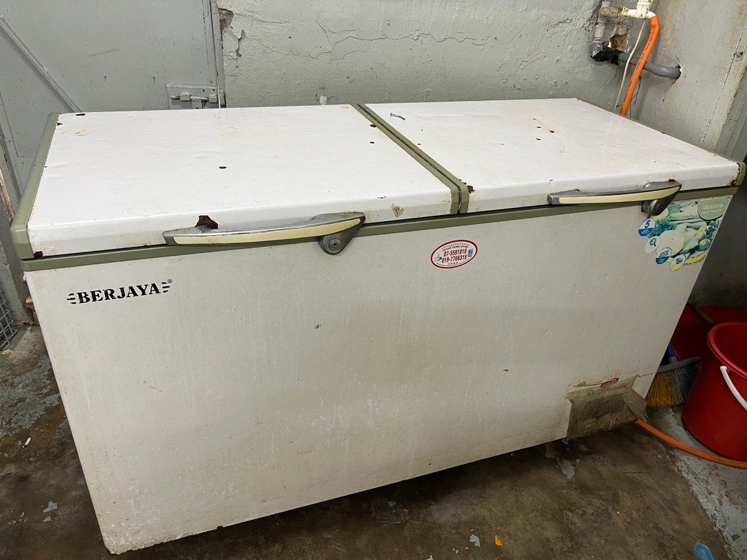 Berjaya Chest Freeze 400L, TV & Home Appliances, Kitchen Appliances ...