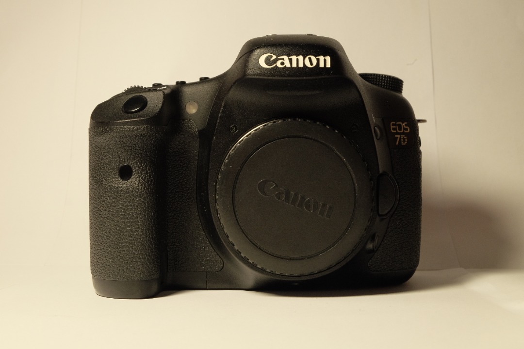 Canon EOS 7D body, Photography, Cameras on Carousell