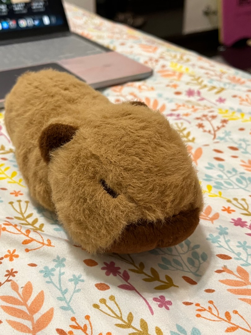 Capybara Clap Circle Plush Toy Bracelet, Hobbies & Toys, Toys & Games ...