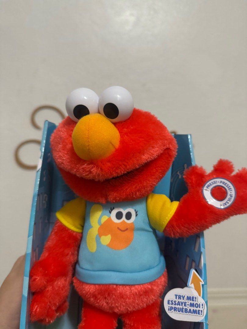 Elmo sing along, Hobbies & Toys, Toys & Games on Carousell