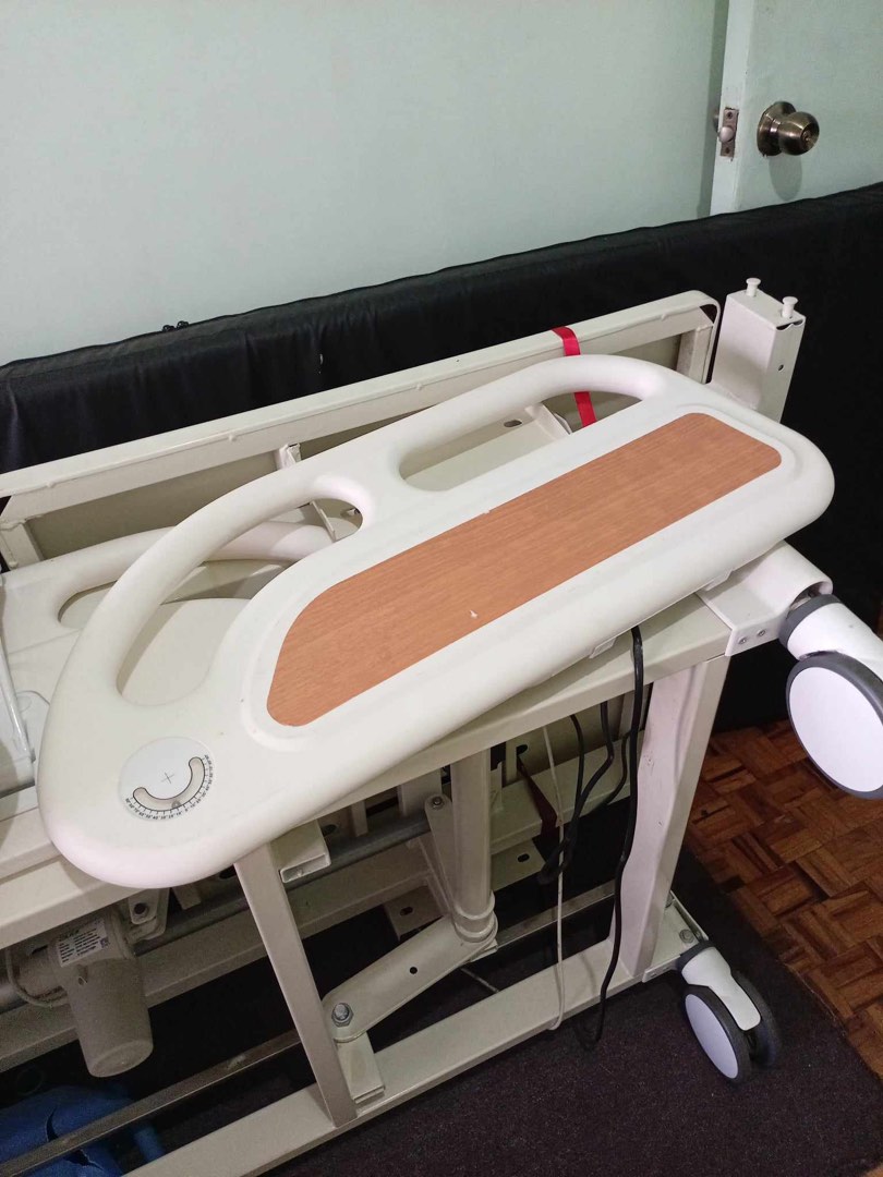 Electric Push Button Hospital bed 3 cranks with mattress, Health ...