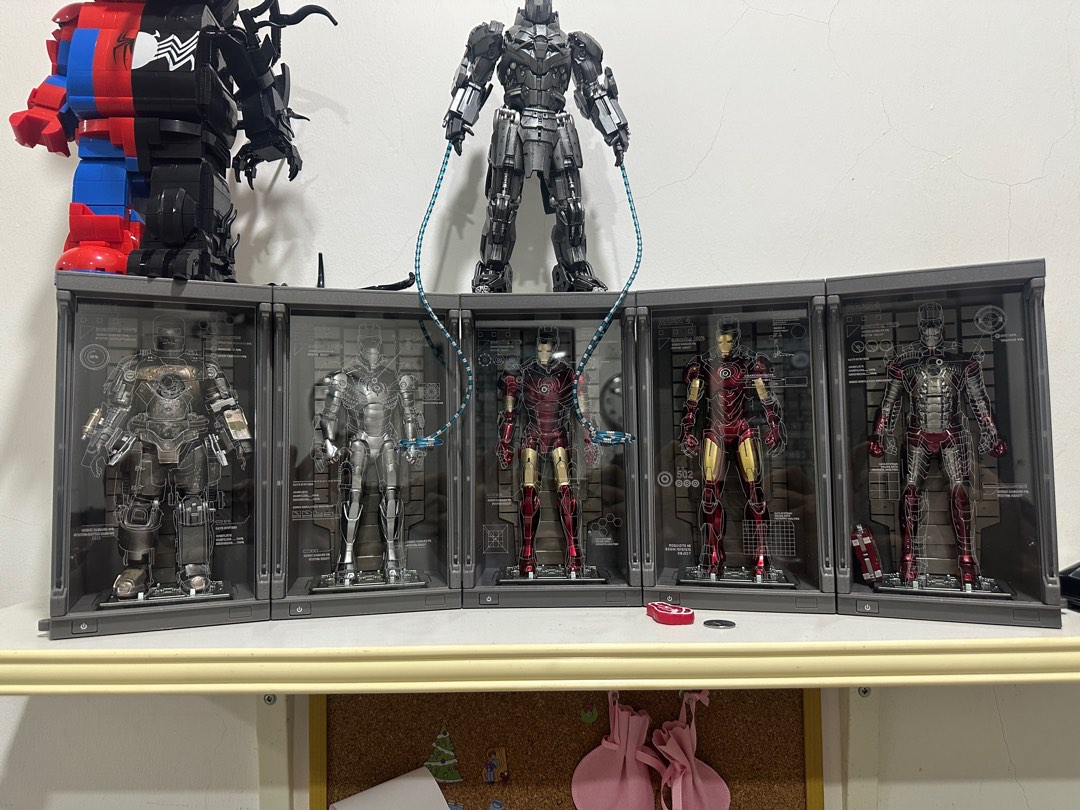Iron Man Collection Armory Set Mark 1 Mark 2 Mark 3 Mark 4 Mark 5 ...