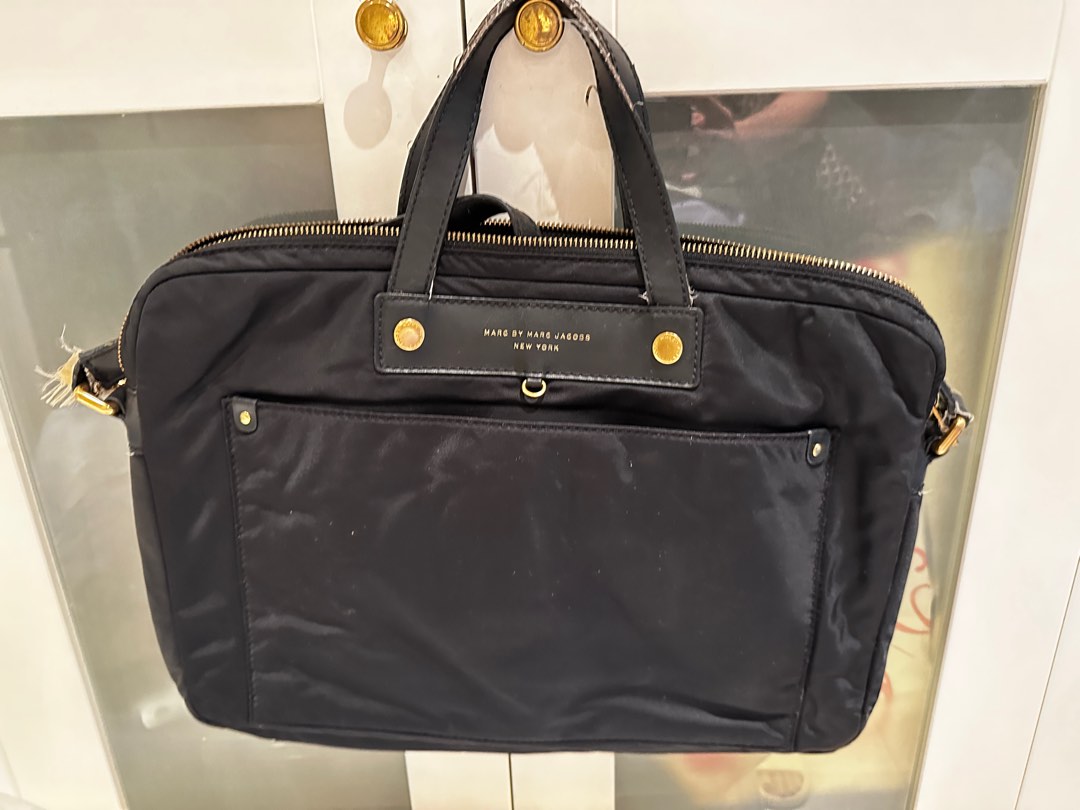 Marc Jacobs laptop bag, Luxury, Bags & Wallets on Carousell