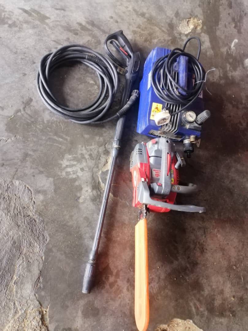 Pemotong pokok dan water jack combo, Furniture & Home Living, Gardening ...