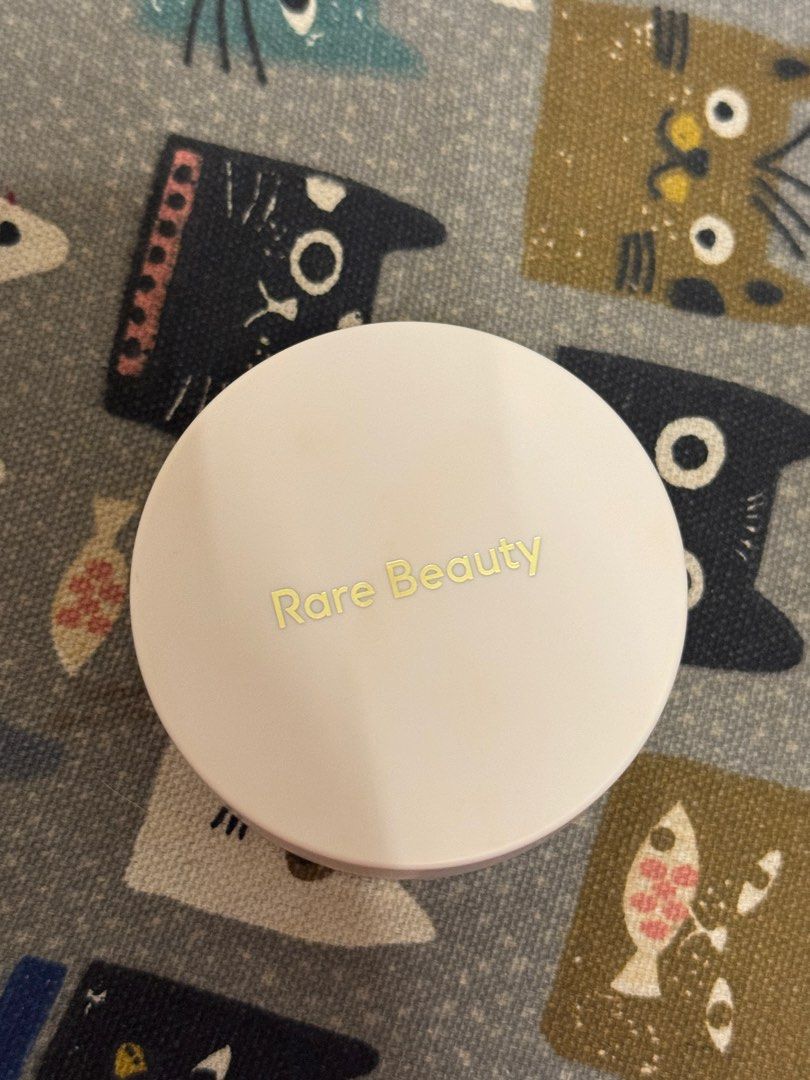 Rare beauty loose powder, Beauty & Personal Care, Face, Makeup on Carousell