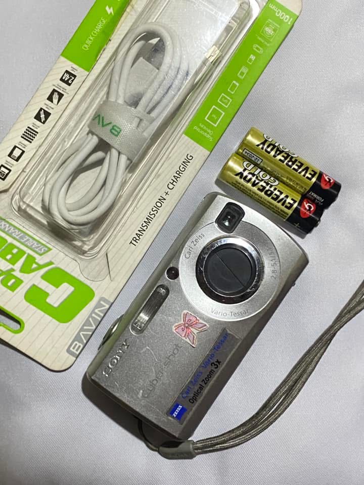 Sony Cybershot DSC S40, Photography, Cameras on Carousell