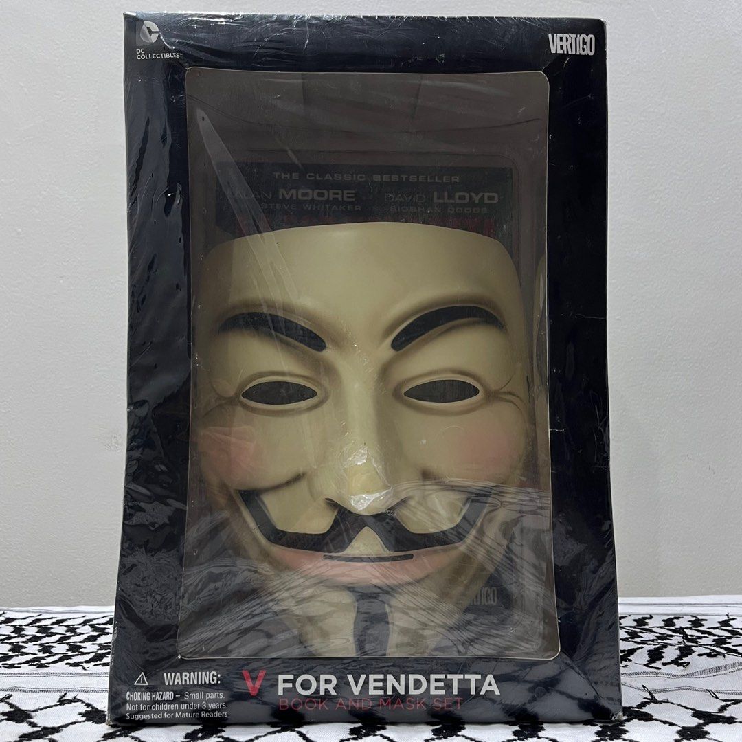 V for Vendetta Book and Mask Set DC Black Label by Alan Moore, Hobbies ...