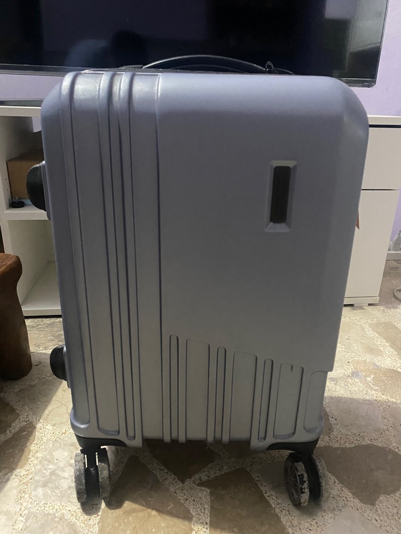 WT Kuwait 51 CM 4 Wheel Trolley, Hobbies & Toys, Travel, Luggage on ...