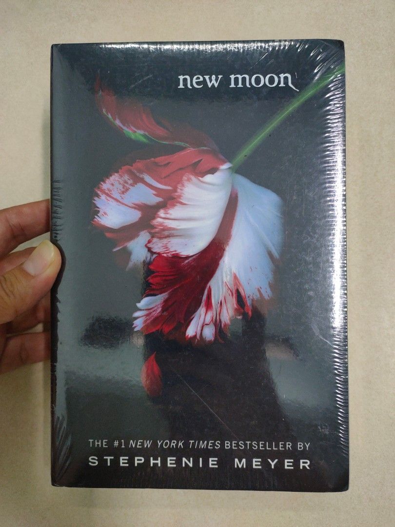 [100% Original] New Moon (Twilight #2) by Stephenie Meyer (YA / Fantasy ...