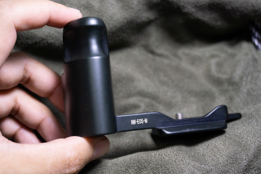 Canon EOS-M M2 M100 M200 Bracket Hand Grip, Photography, Photography ...