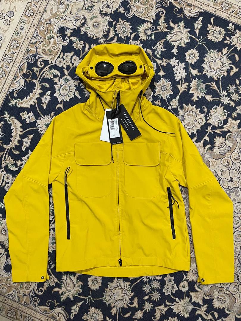 CP COMPANY SOFT SHELL - R (YELLOW), Men's Fashion, Activewear on Carousell