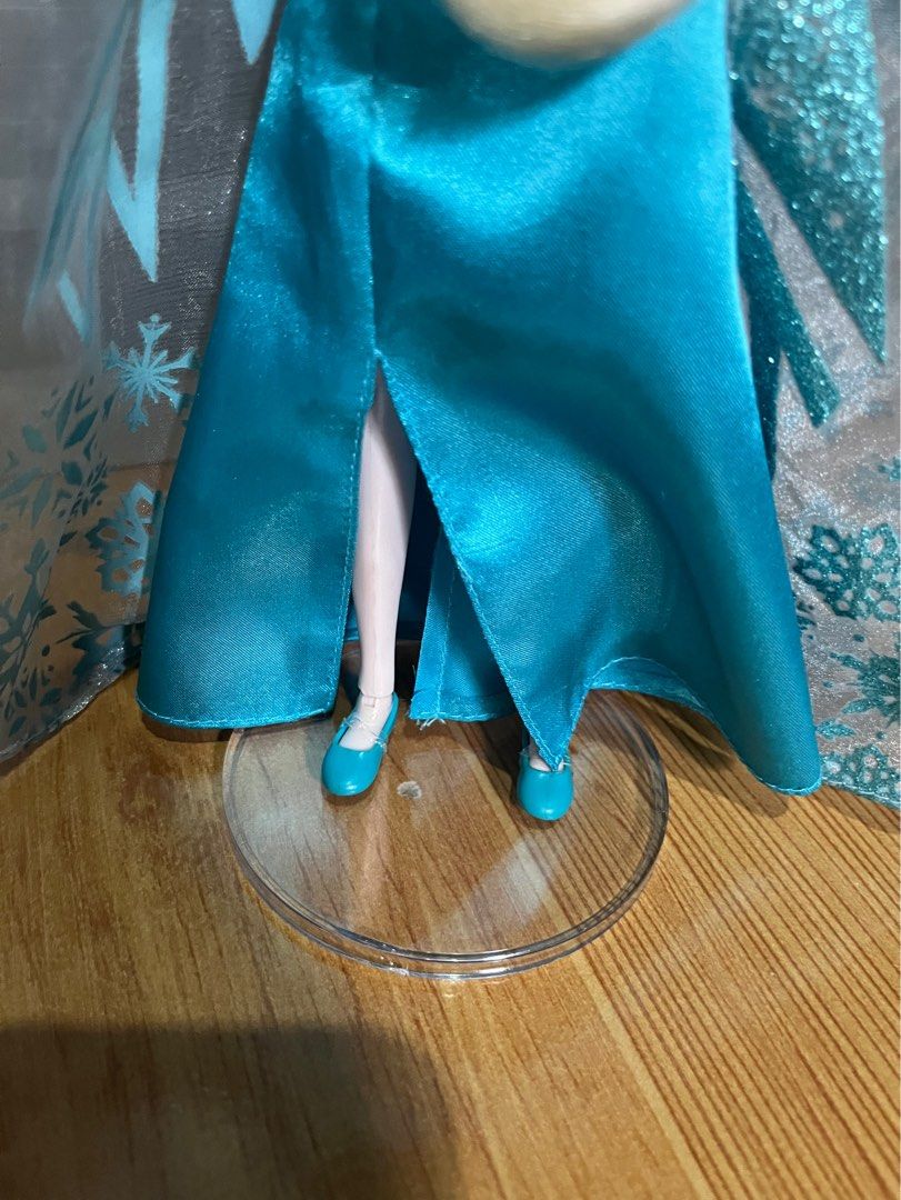 Disney store frozen elsa doll first edition, Hobbies & Toys, Toys ...