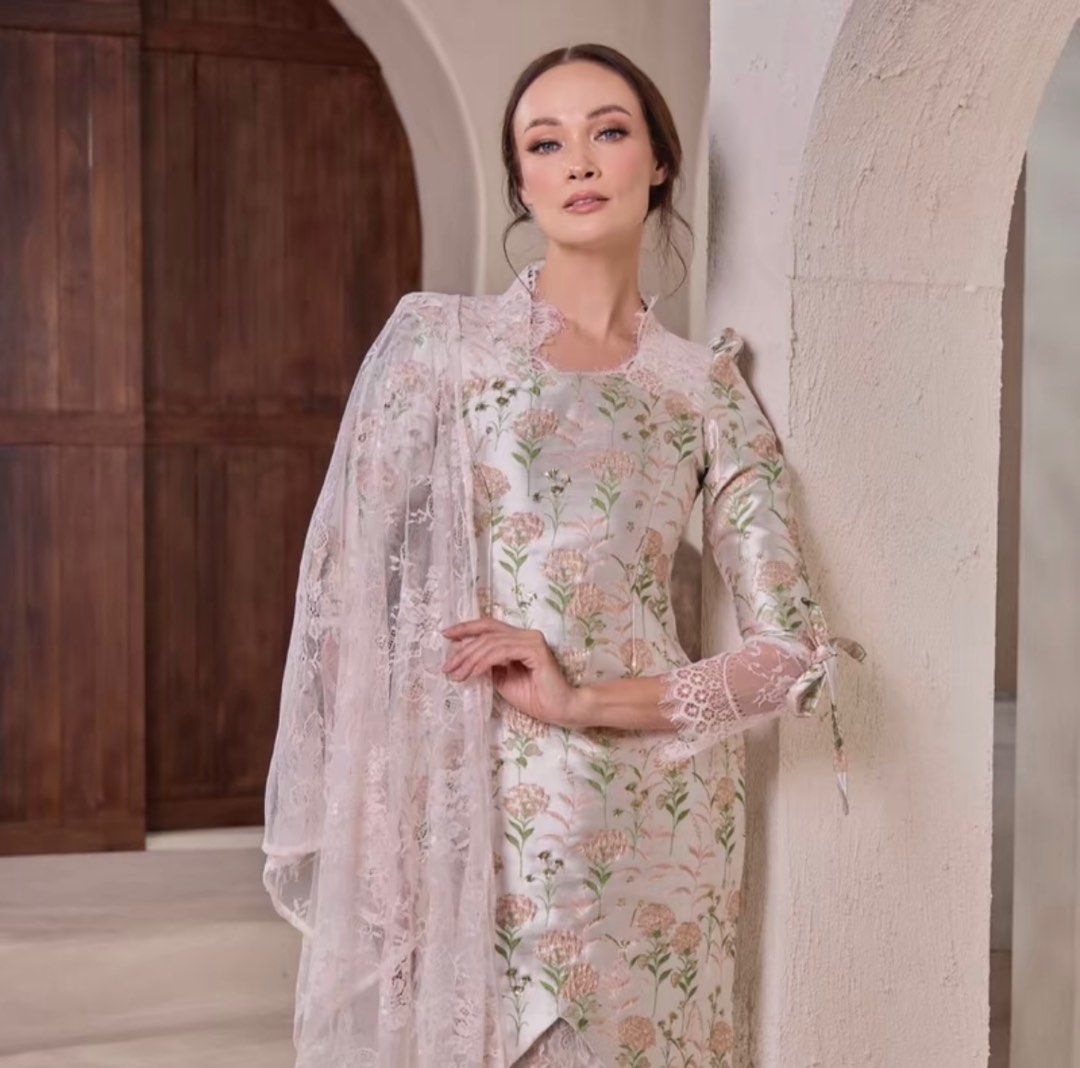 Edra Desire Bianca kurung brocode, Women's Fashion, Muslimah Fashion, Baju Kurung & sets on ...