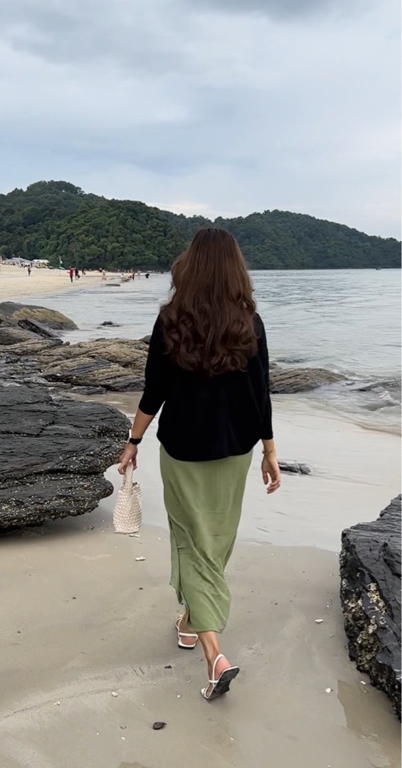 Green pareo, Women's Fashion, Bottoms, Skirts on Carousell