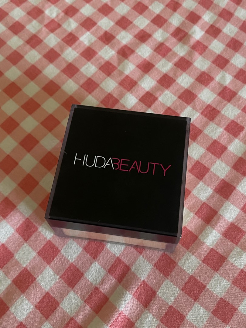Huda Beauty Loose Powder (Full Size), Beauty & Personal Care, Face ...