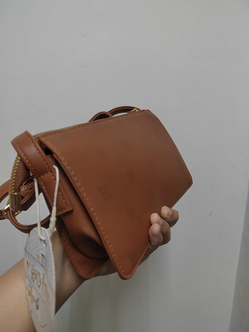 MINISO X HARRY POTTER MONOGRAM CROSS BODY SLING BAG, Women's Fashion ...