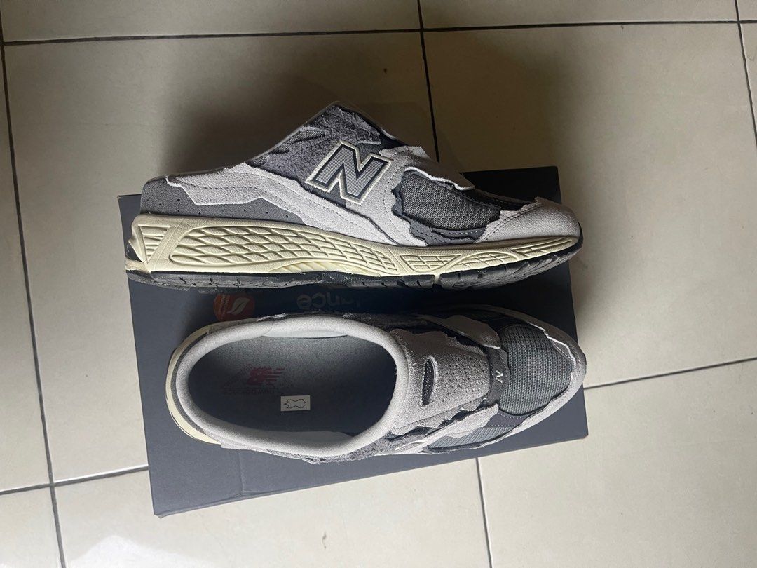 New Balance 2002r Mule, Fesyen Pria, Sepatu , Sneakers di Carousell