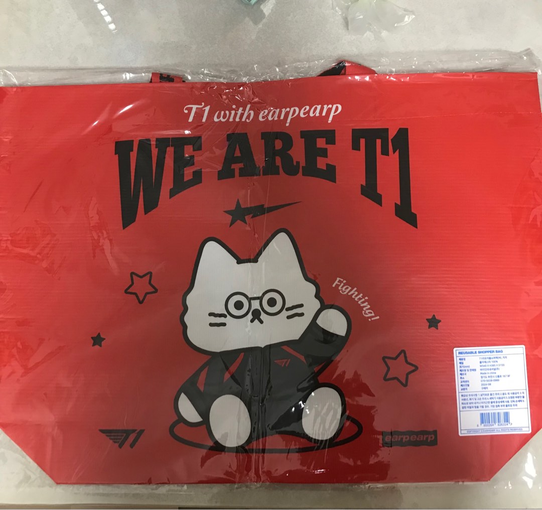 T1 x earpearp袋 Zeus Oner Faker Gumayusi Keria, 名牌, 手袋及銀包 - Carousell