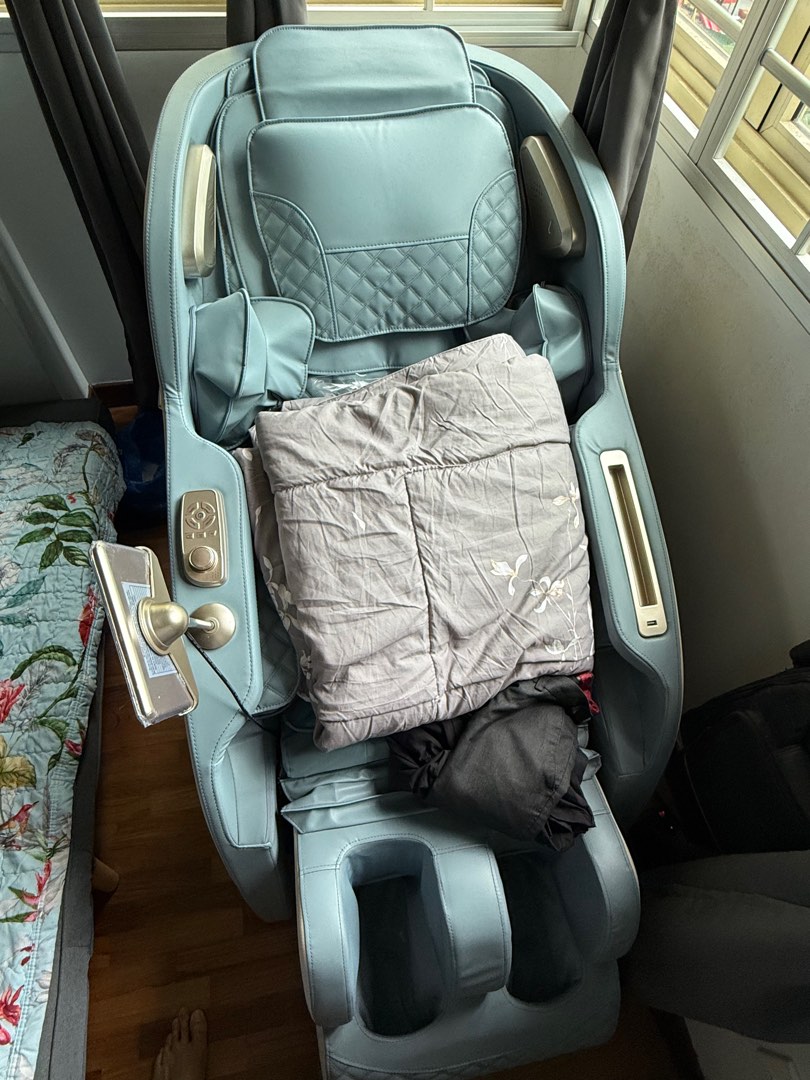 Zero Healthcare uFairy Massage Chair, Health & Nutrition, Massage ...