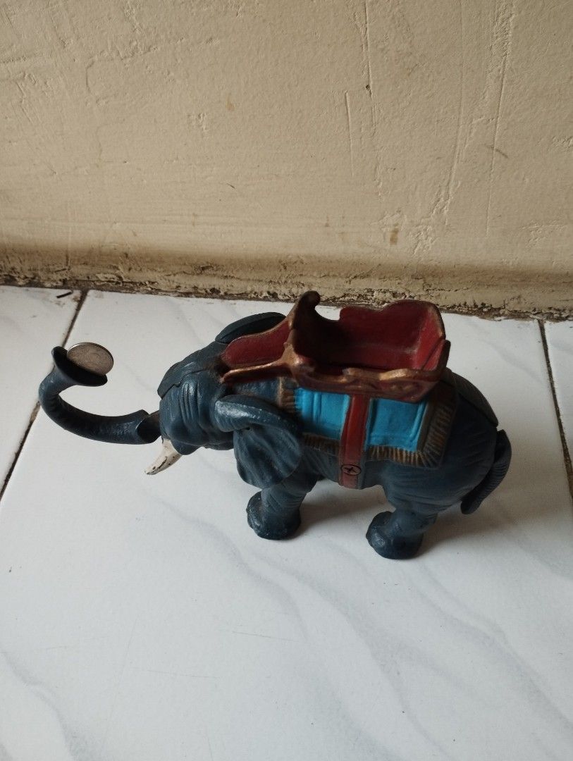 Celengan GAJAH SIRKUS Antik,Vintage ( bahan besi ), Antik, Lainnya di ...