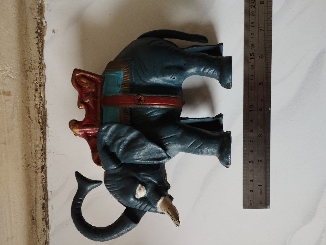 Celengan GAJAH SIRKUS Antik,Vintage ( bahan besi ), Antik, Lainnya di ...