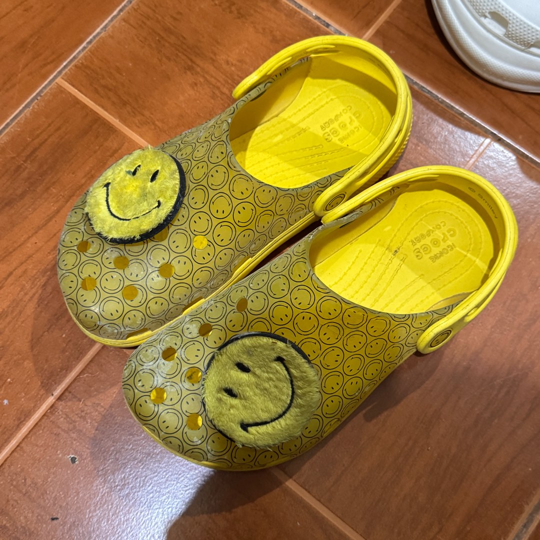 Crocs Classic Translucent Smiley Yellow, Women's Fashion, Footwear ...