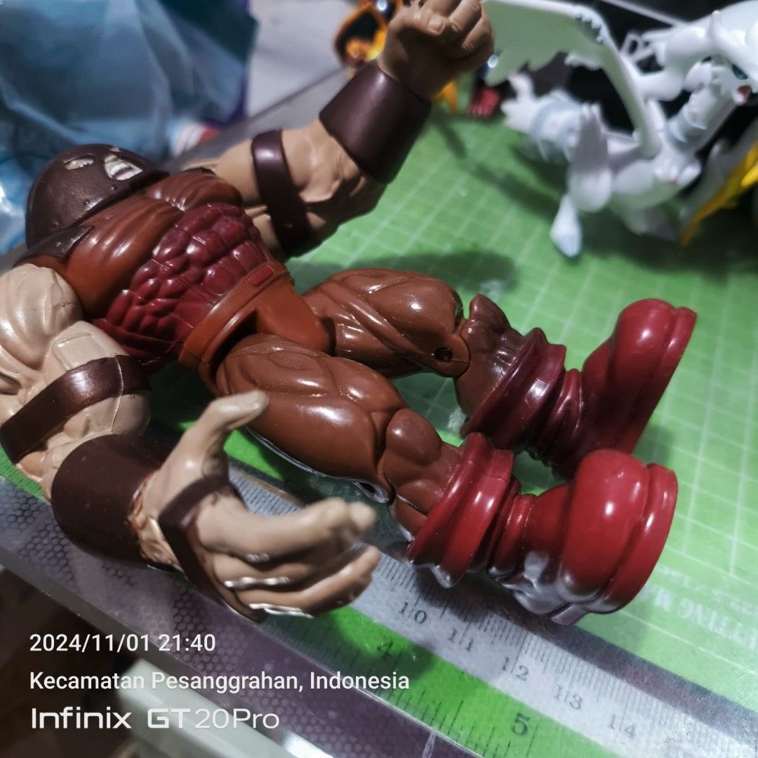 Figure X-Men Vs Street Fighter Juggernaut Vs Chun-Li 1998 Toy Biz, Barang Yang Dicari di Carousell