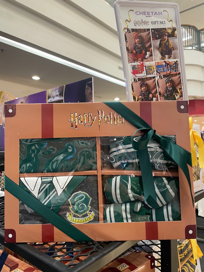 HARRY POTTER BABY GIFT SET, Hobbies & Toys, Collectibles & Memorabilia ...
