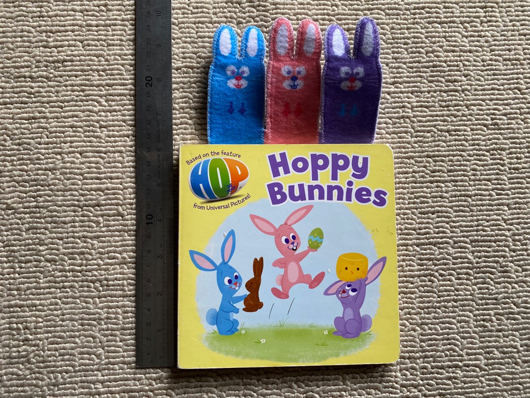 Hoppy Bunnies Board Book with Finger Puppets, Hobbies & Toys, Books ...