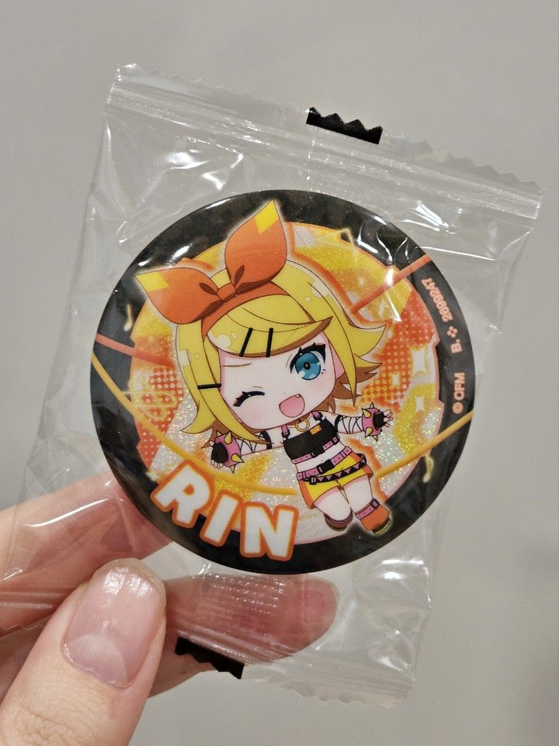 Kagamine Rin Badge - Hatsune Miku Magical Mirai 2023 Gashapon, Hobbies ...