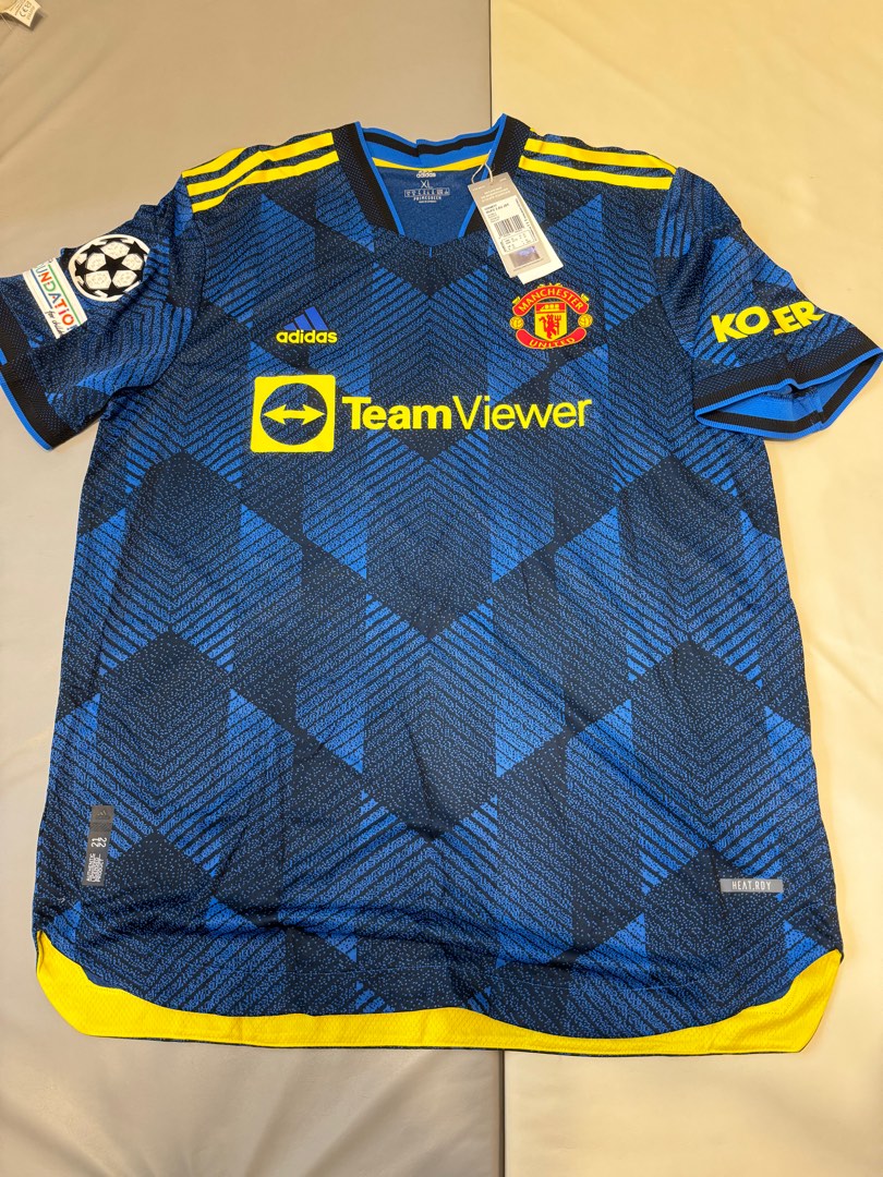 Manchester United 2021-2022 3rd Kit + No.19 R.Varane, 男裝, 運動服裝 - Carousell