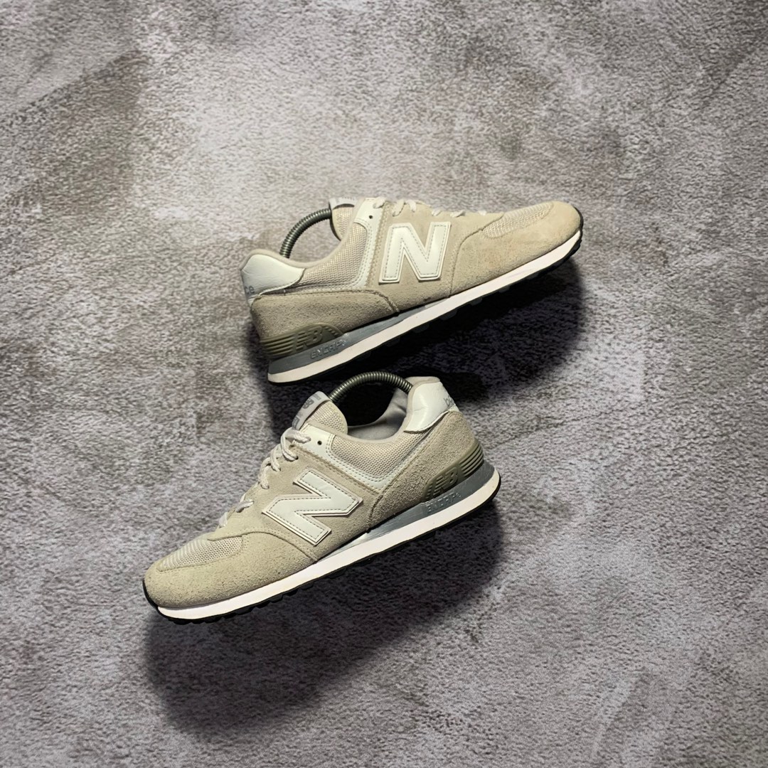 New Balance 574 Classic Cream, Fesyen Pria, Sepatu , Sneakers di Carousell