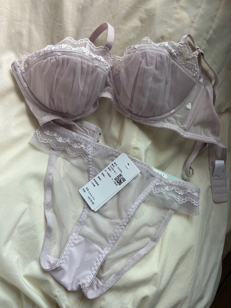 BNWT lilac lacy bra and bottom, Women's Fashion, New Undergarments ...
