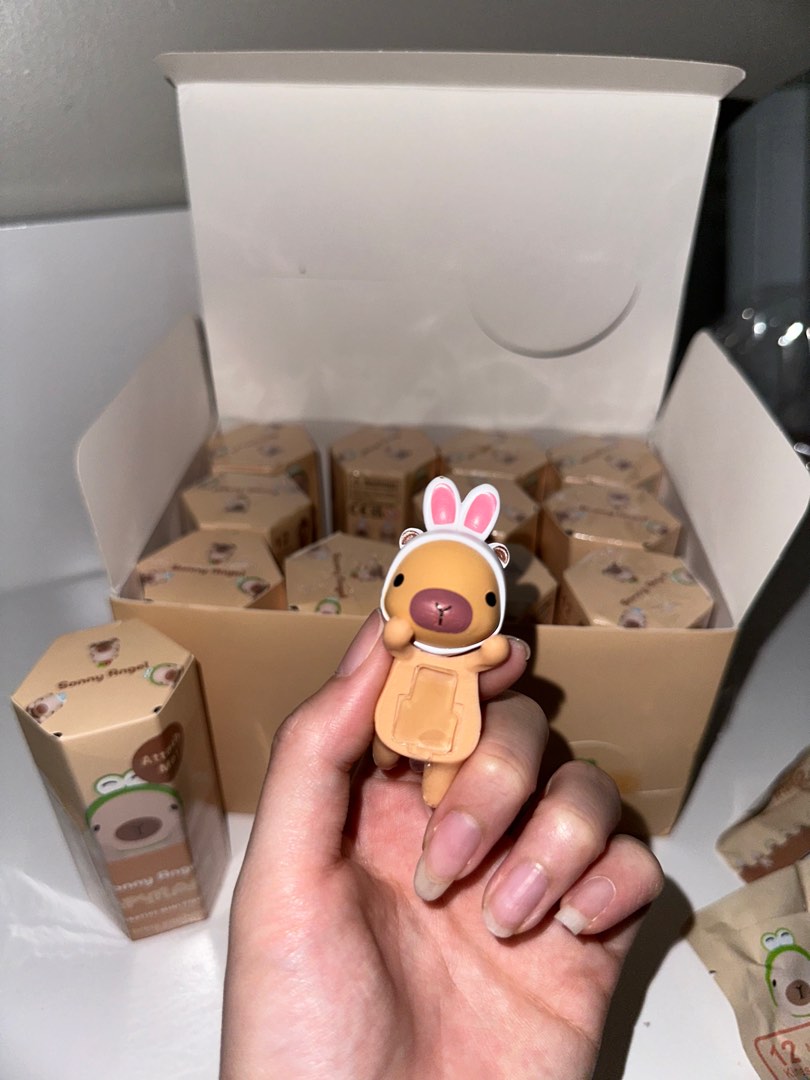 Capybara hippers sonny angel white bunny, Telepon Seluler & Tablet ...