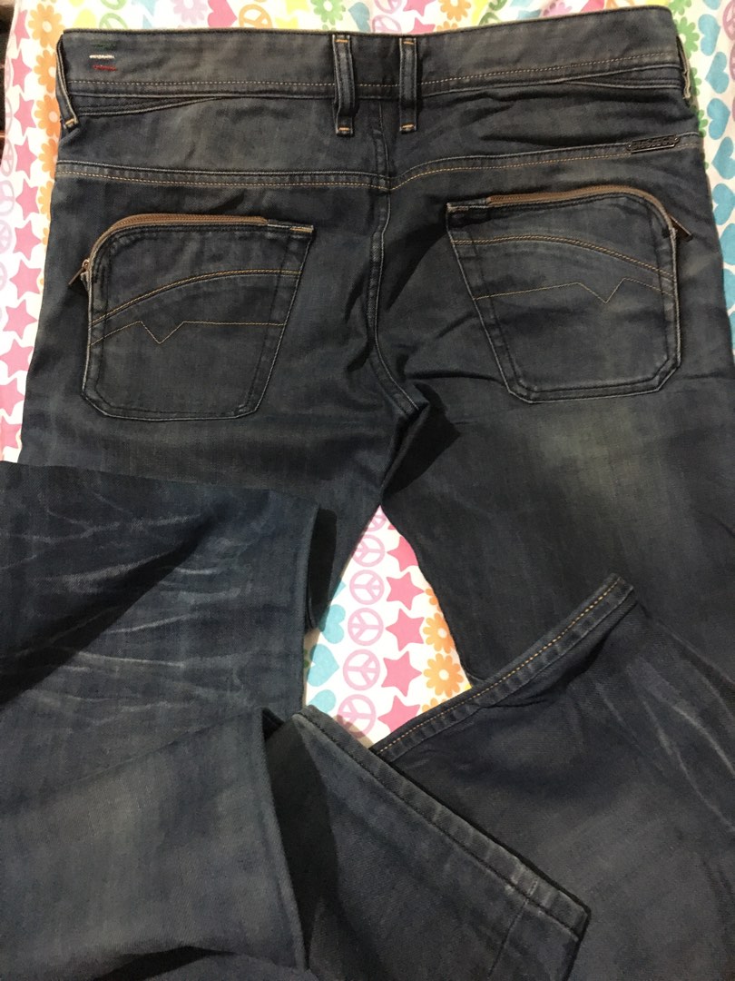 Diesel Poiak DNA jeans, Men's Fashion, Bottoms, Jeans on Carousell