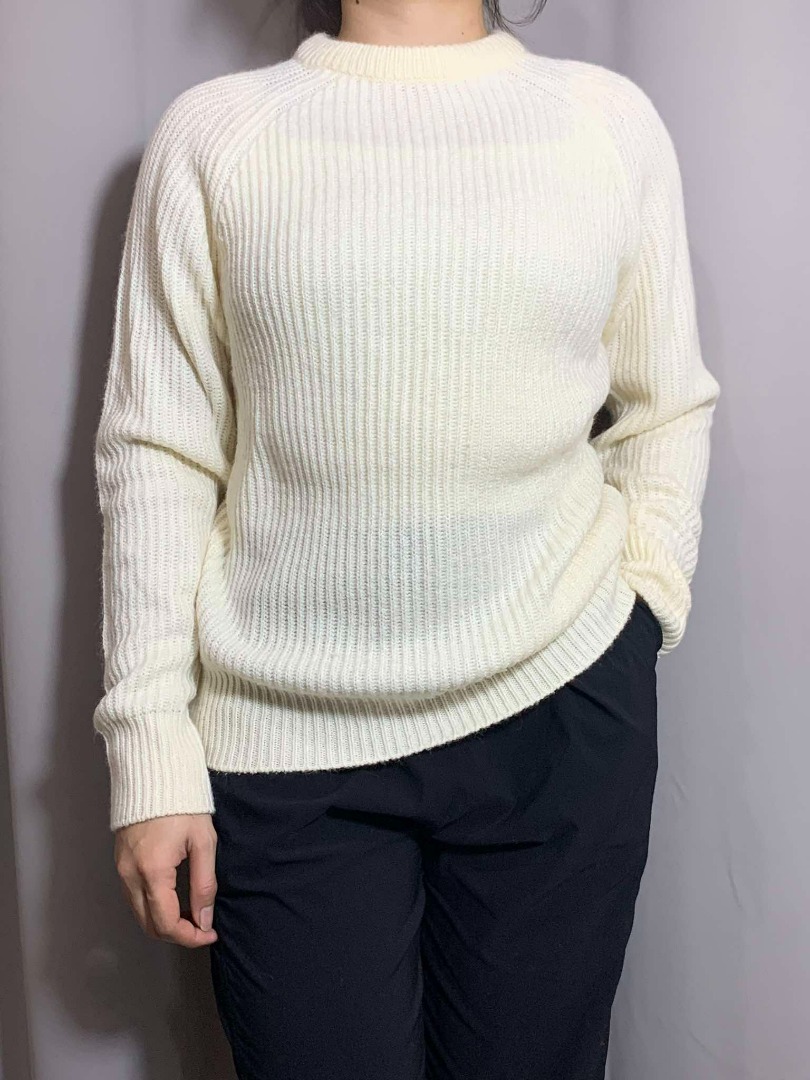 GU MEN'S AZE CREW NECK SWEATER, Men's Fashion, Coats, Jackets and ...